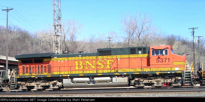 BNSF 5371